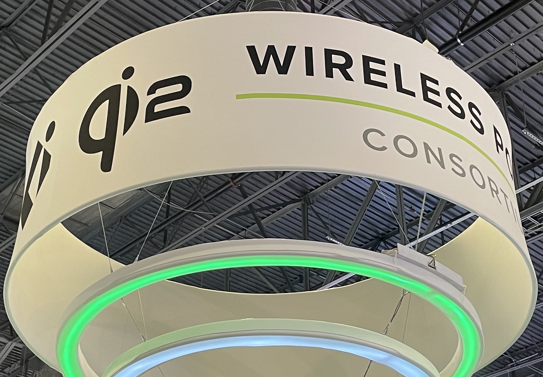 Qi2 oder Qi? Wann Magneten Pflicht sind und wann optional